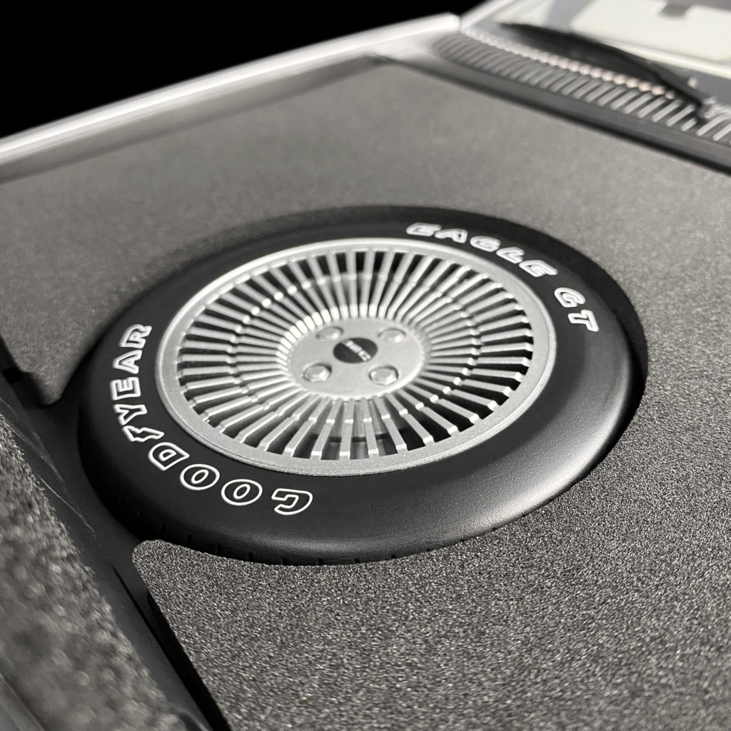 Bandenoverdrachtset mod voor 1:6 DeLorean van Hot Toys | Mike Lane Mods