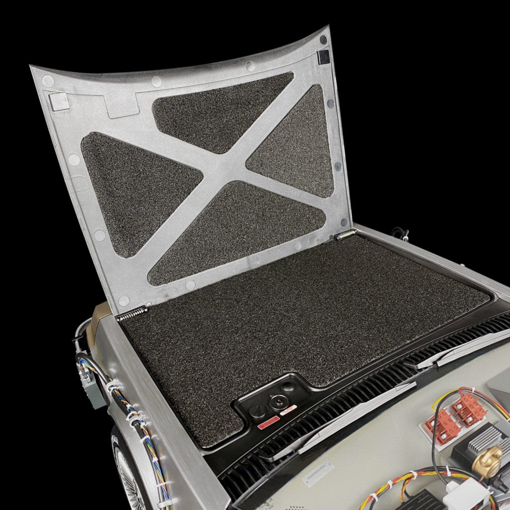 Bonnet and Trunk Carpets mod for 1:6 Hot Toys DeLorean Time Machine