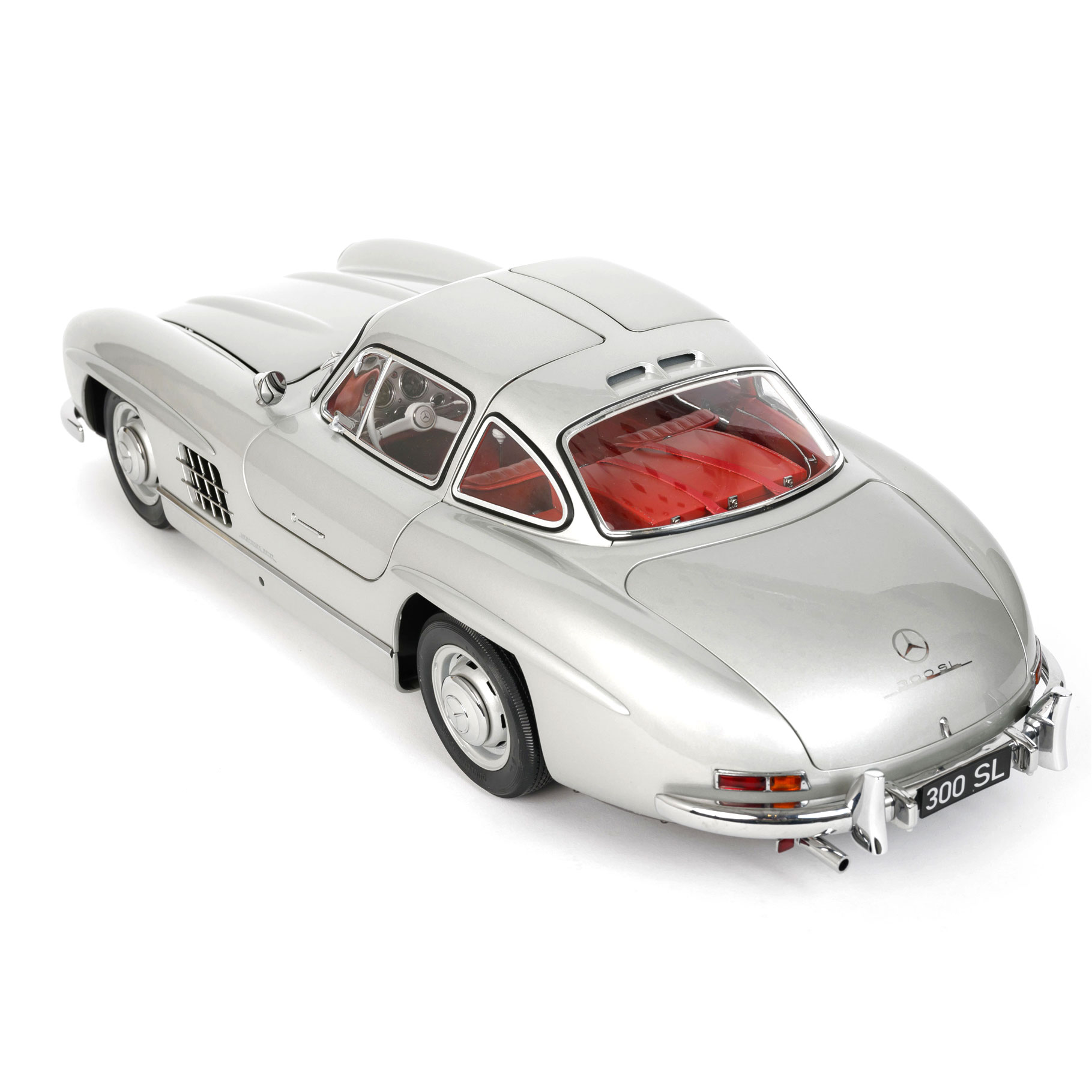 IXO Mercedes 300 SL Flügeltürer Modellbausatz im Maßstab 1:8 | Metallguss